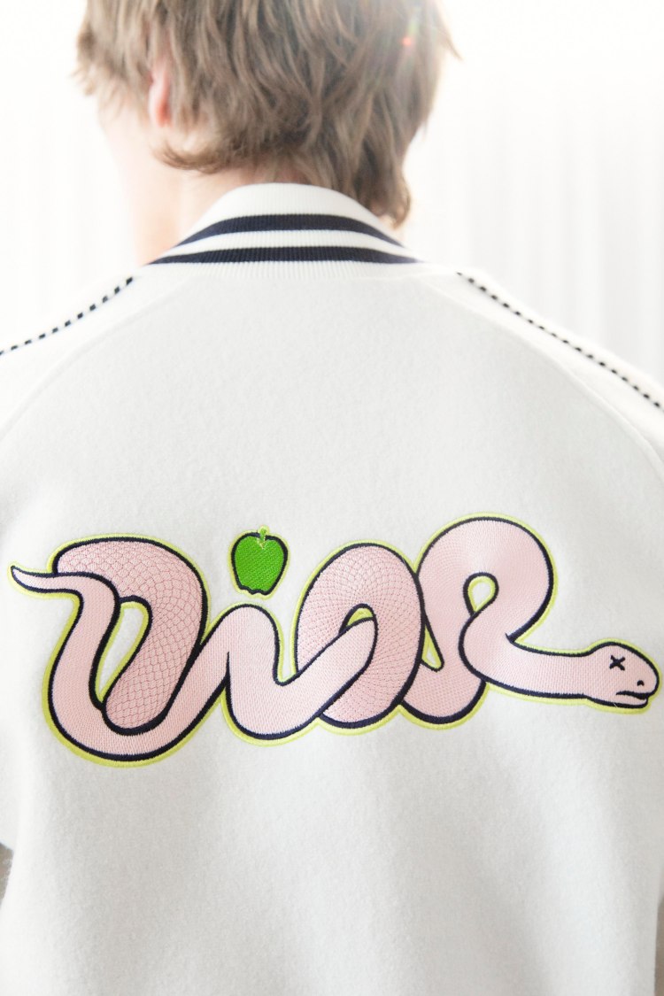 2025年療癒經濟持續發威！JellyCat全球營收暴漲37%，Lisa、Jolin都在迷泡泡瑪特 | Bella.tw儂儂